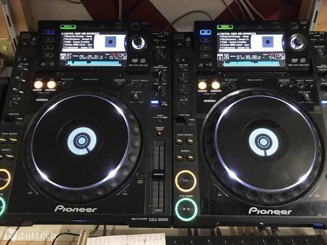 2x Pioneer CDJ 2000 DJ Player (Defekt) in Opfikon für CHF 999 – nur Abholung auf Ricardo kaufen