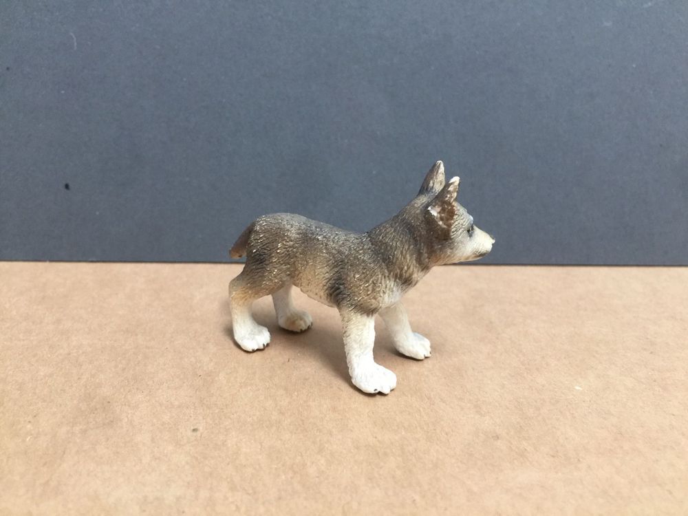 Schleich Wolf und Welpe Tiere Wölfe (Gebraucht) in für CHF 15 – mit ...