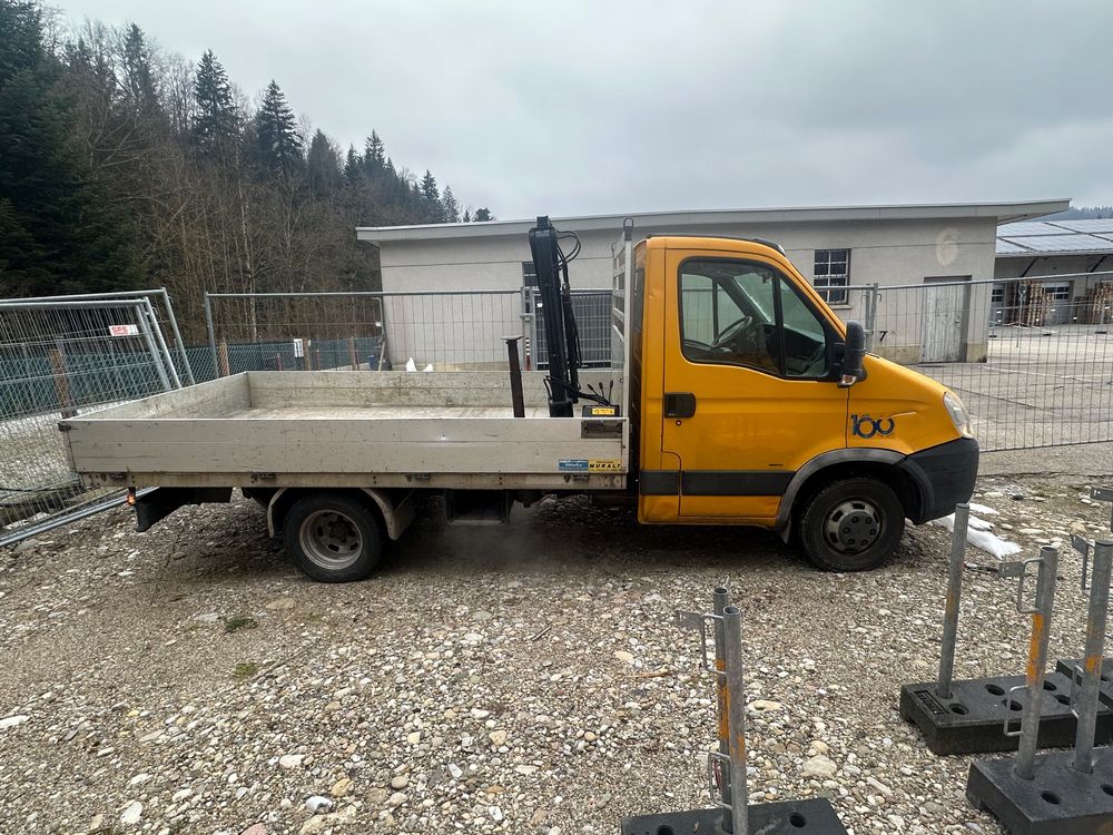 Lieferwagen Iveco Daily 35C18 mit Kran und Alubrücke (Gebraucht) in ...