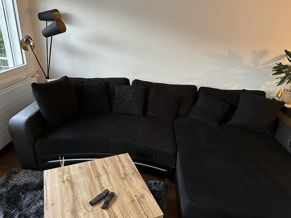 2 Jahre altes Sofa zu verkaufen (Angebot endet am 22.03.26) (Gebraucht ...