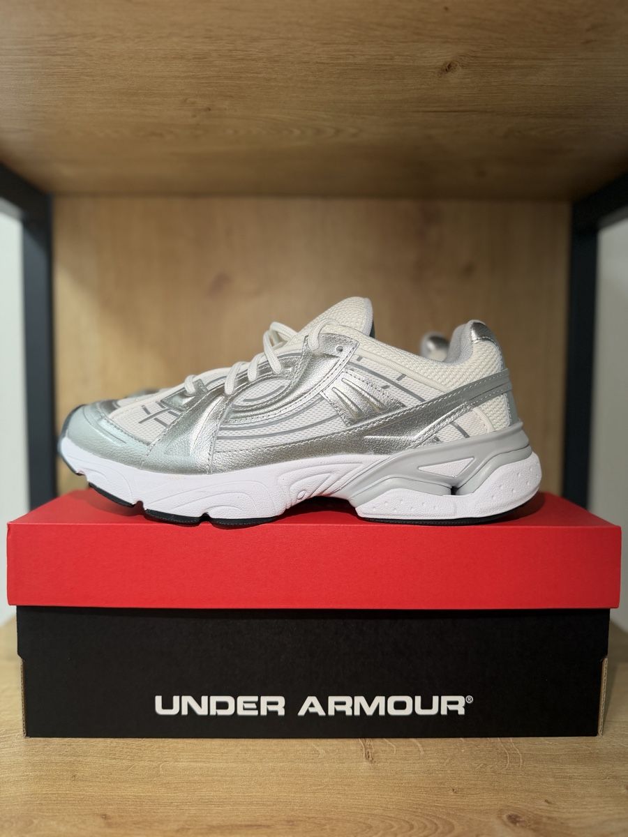 Under Armour UA Sola White Metallic Silver taille 45 (Neu und ...
