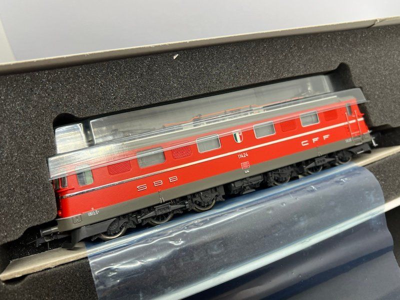 Roco 68635 Elektrolok Ae 6/6 SBB AC Spur H0 Digital (Neu und originalverpackt) in Brislach für ...