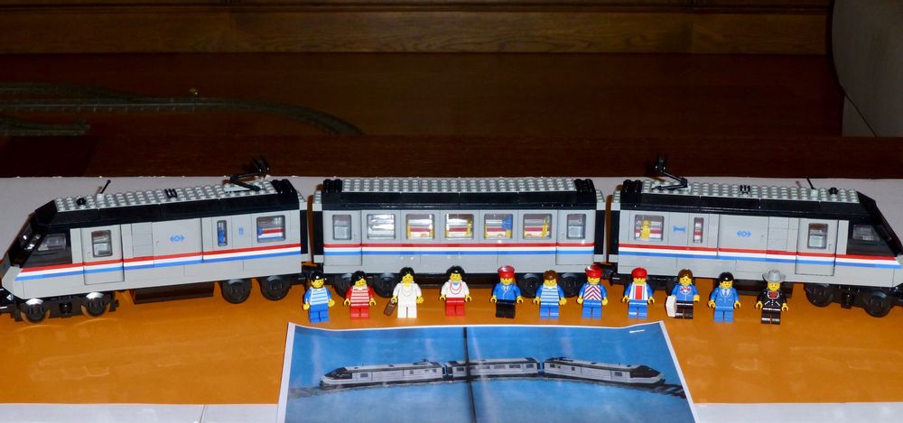 Lego Eisenbahn / Metroliner aus Set 4558 + 11 Figuren (Gebraucht) in ...