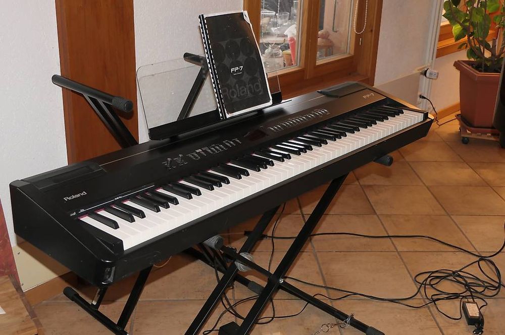Piano numérique portable Roland FP-7 (Gebraucht) in Aubonne für CHF 700 ...