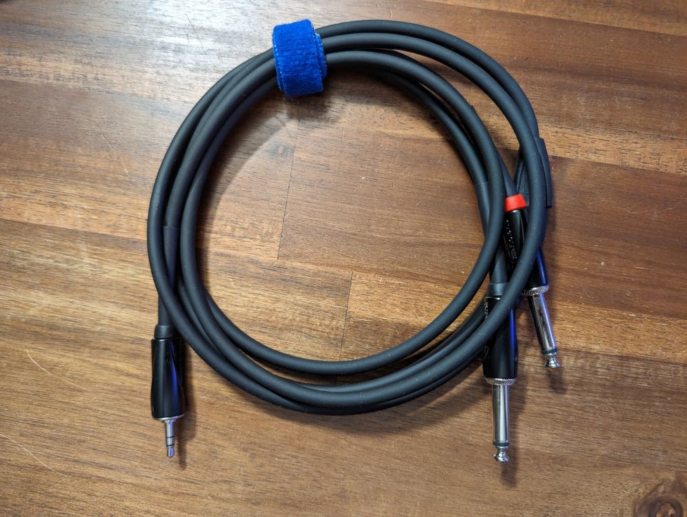 Roland RCC-5-3528V2 Interconnect Cable 1.60m (Gebraucht) in Urtenen-Schönbühl für CHF 1 – mit ...