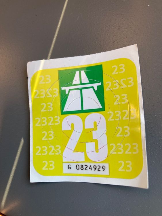 autobahnvignette 2023 (Neu und originalverpackt) in Uetikon am See für CHF 19 – nur Abholung auf ...