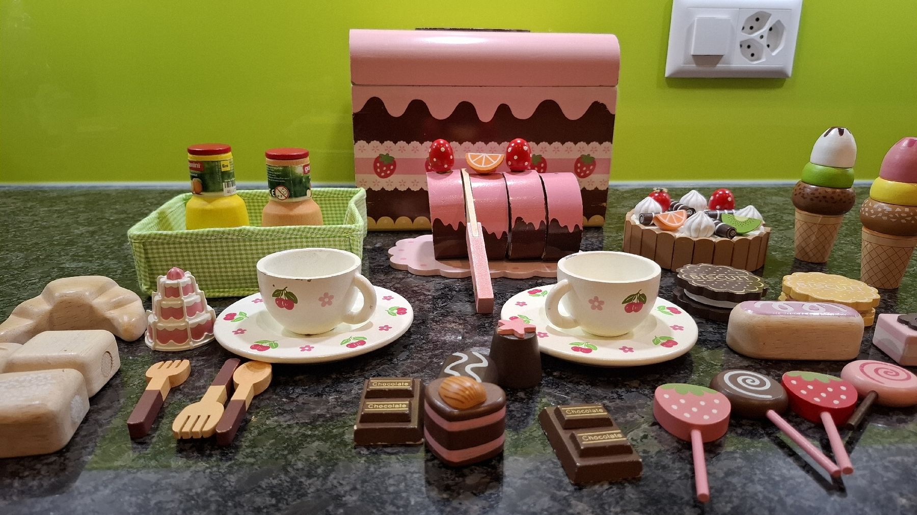 Kinder Confiserie Box aus Holz, perfekt für kleine Bäcker! (Gebraucht ...