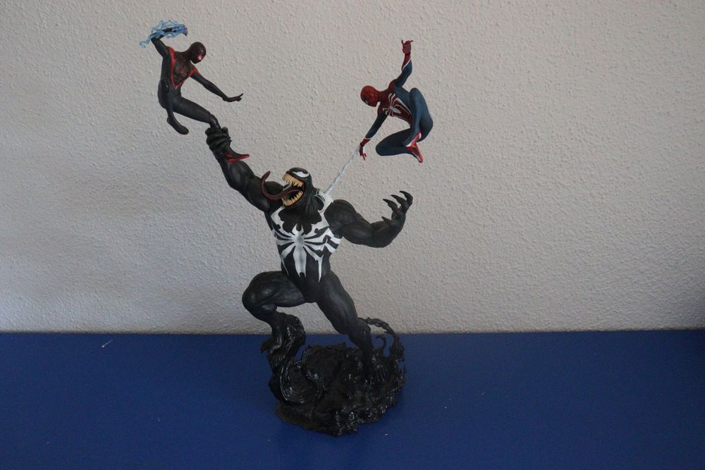 Spider Man 2 PS5 Collector's Edition Statue (Gebraucht) in Nänikon für ...