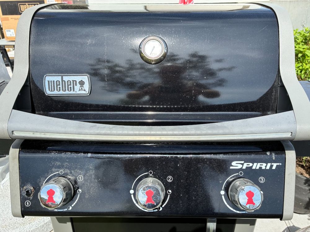 Weber Spirit Gasgrill zu verkaufen (Gebraucht) in Zürich für CHF 100 ...