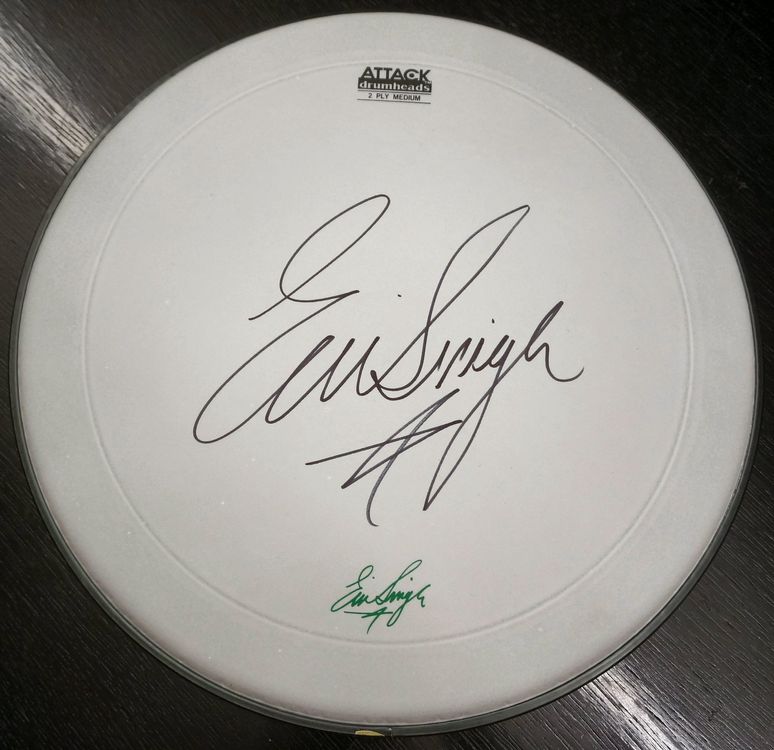 SIGNED STUFF Attack Drumhead signed by Eric Singer with KISS (Neu und ...
