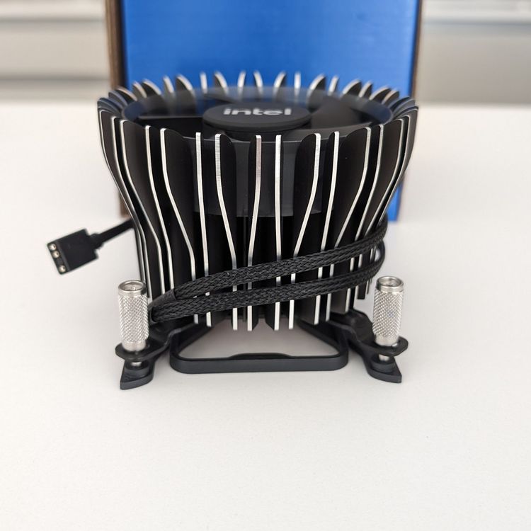 Intel Laminar RH1 Cooler - LGA 1700 - RGB Cooler *NEW* (Neuf avec ...