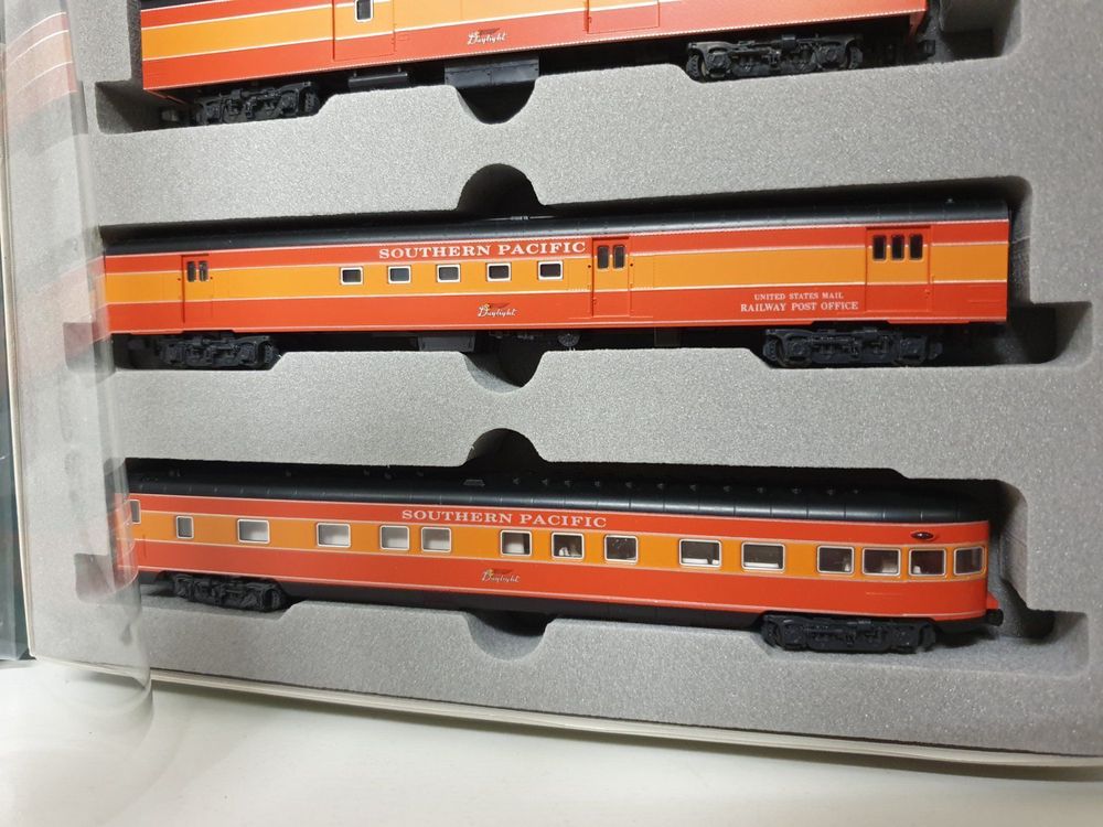 Kato USA SP Daylight Mit Innenbeleuchtung 106-019 | Kaufen auf Ricardo