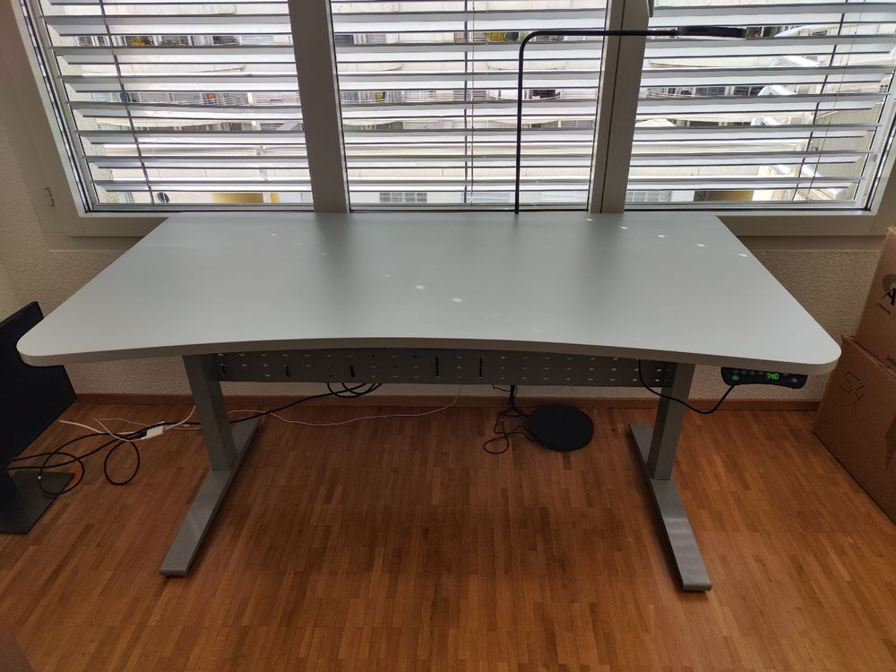 Electric Height Adjustable Standing Desk - Silver Grey (Gebraucht) in ...
