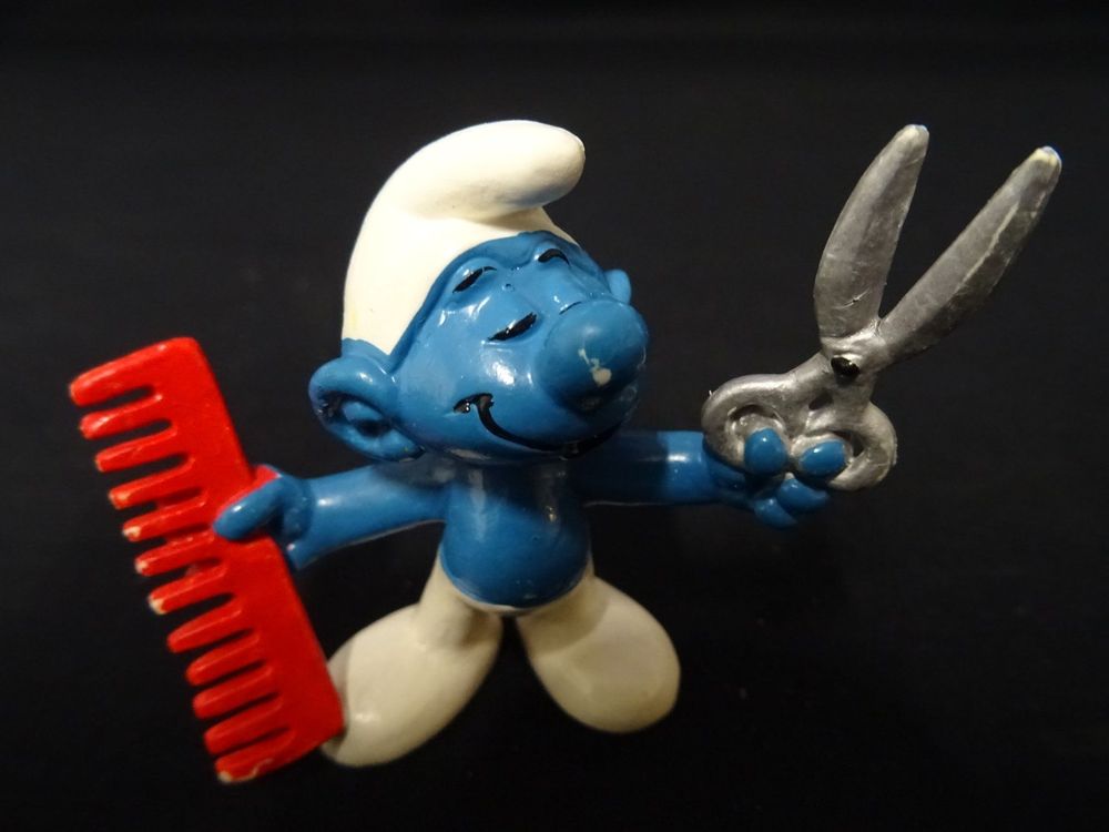 Schlumpf mit Kamm und Schere (Gebraucht) in Niederuzwil für CHF 4 – mit ...