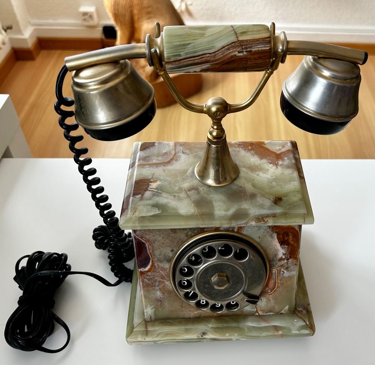 Téléphone ancien en Onyx, plaqué or / Alter Telefon aus Onyx | Acheter ...