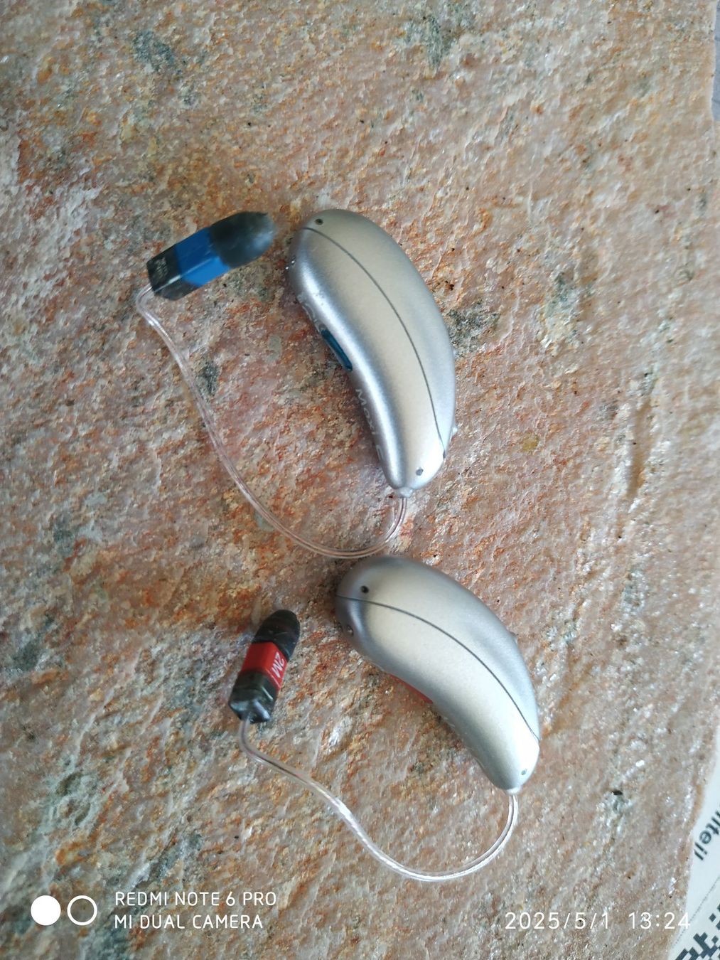 Hörgerät UNITRON Moxi B1-RT Höhrer NEU Charcher 3 Jahre alt | Kaufen ...