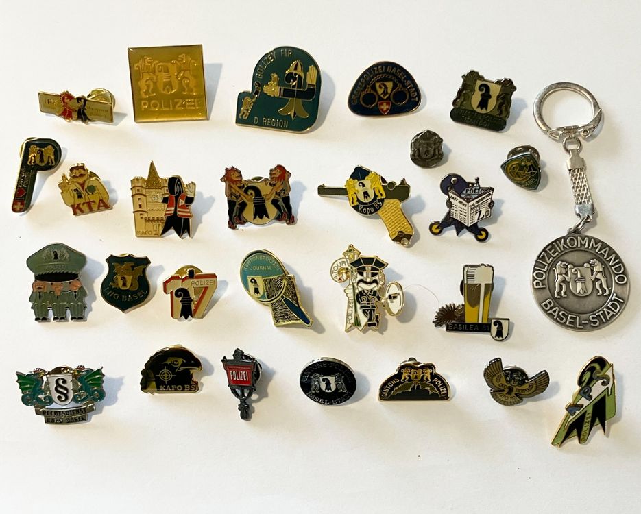 27 Pins Basler Polizei diverse Motive (Gebraucht) in Basel für CHF 15 ...