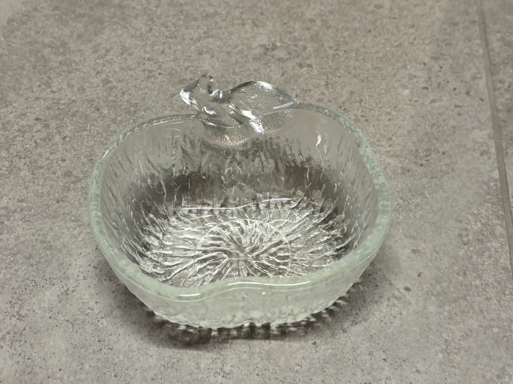 Bol en verre en forme de pomme shabby chic (D'occasion) à Salvenach ...