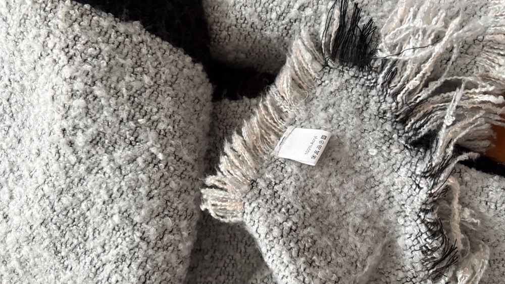 Cartoon gross warm Winter grau Silber Schal (Gebraucht) in Rheinfelden ...