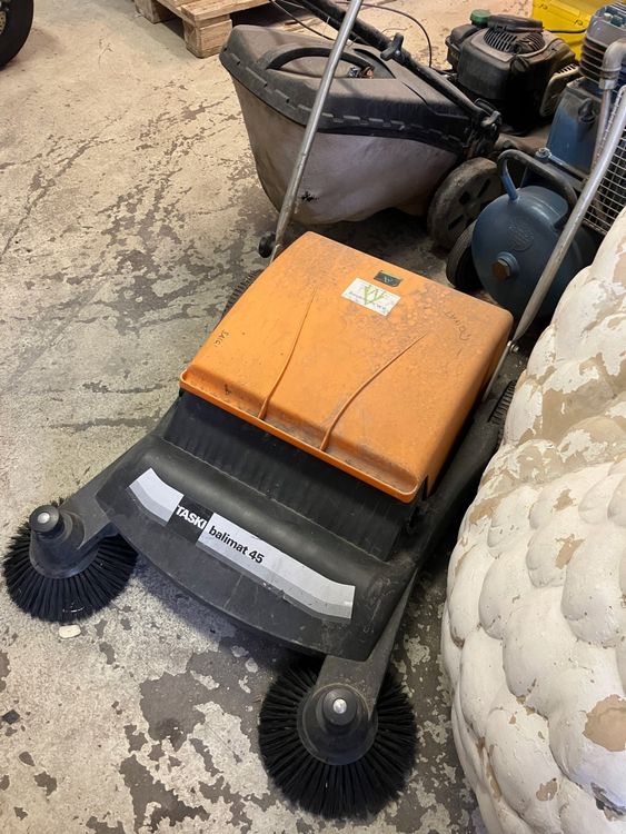 Handkehrmaschine | Kaufen auf Ricardo