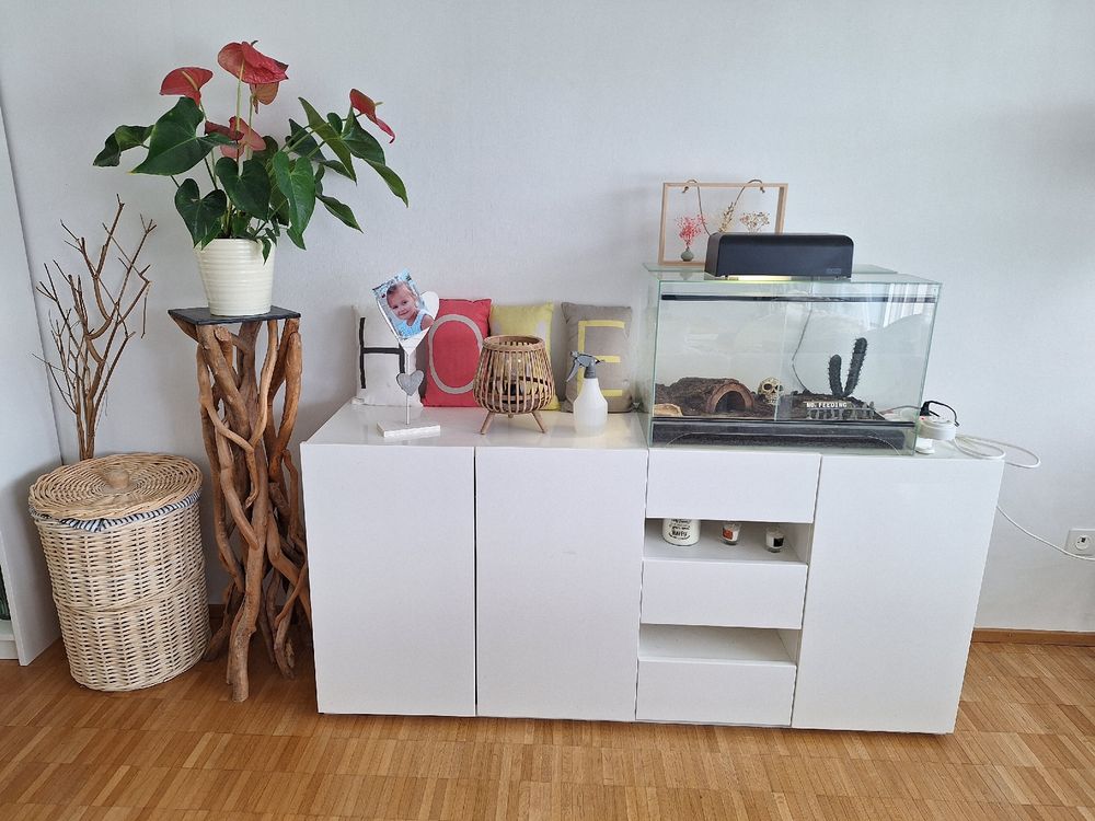 Sideboard weiss, hochglanz (Gebraucht) in Meilen für CHF 20 – nur ...