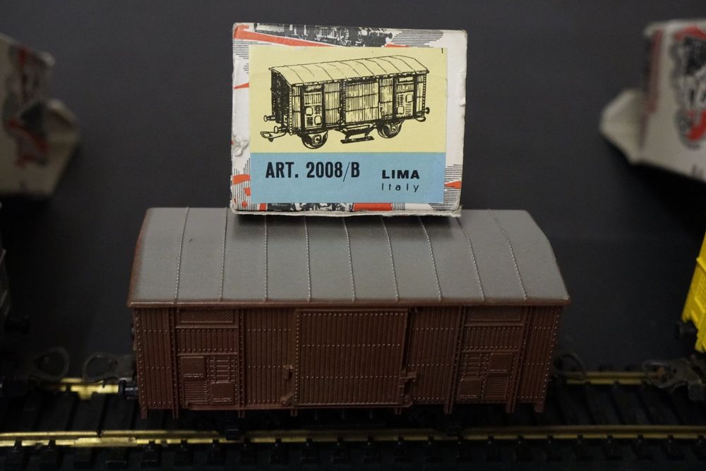 3 Lima H0 gedeckte Güterwagen, Spitzdach, 60-er Jahre, OVP | Kaufen auf Ricardo