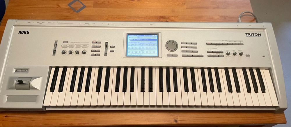 Korg Triton Workstation Synthesizer (Gebraucht) in Ottikon für CHF 236 ...