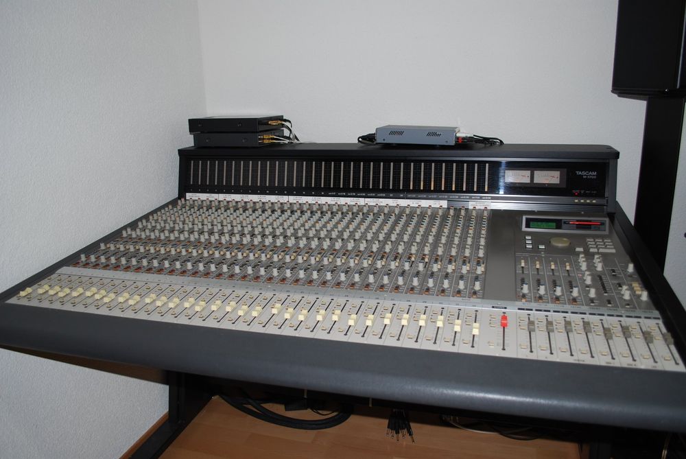 Mischpult Tascam M3700 mit Bandmaschine Tascam MSR 24S | Kaufen auf Ricardo