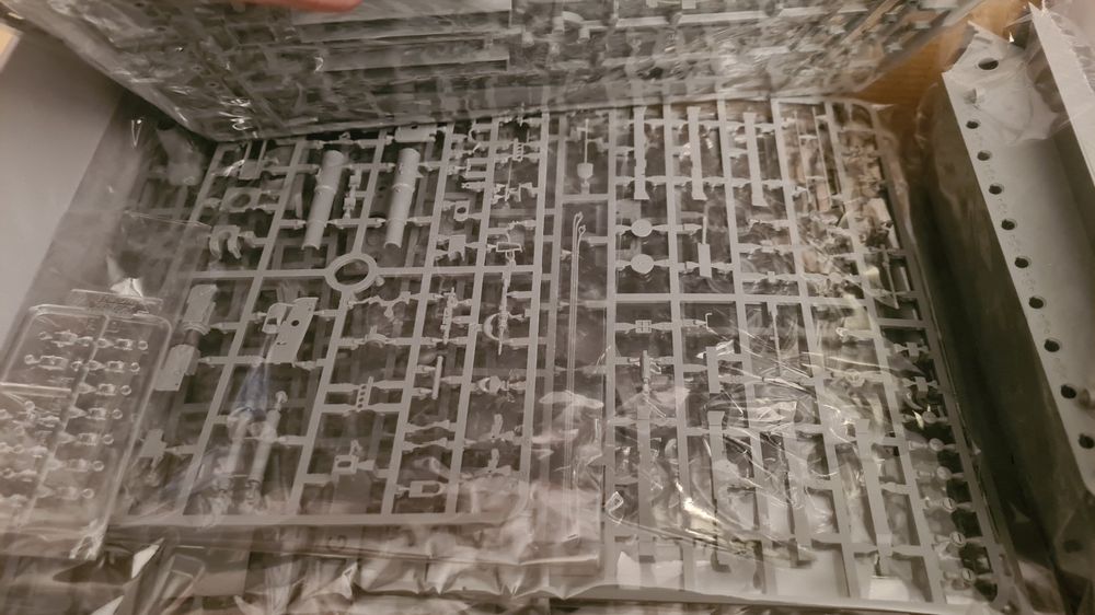 1:35 King Tiger Henschel Zimmerit Interior kit - Takom 2045 | Kaufen ...