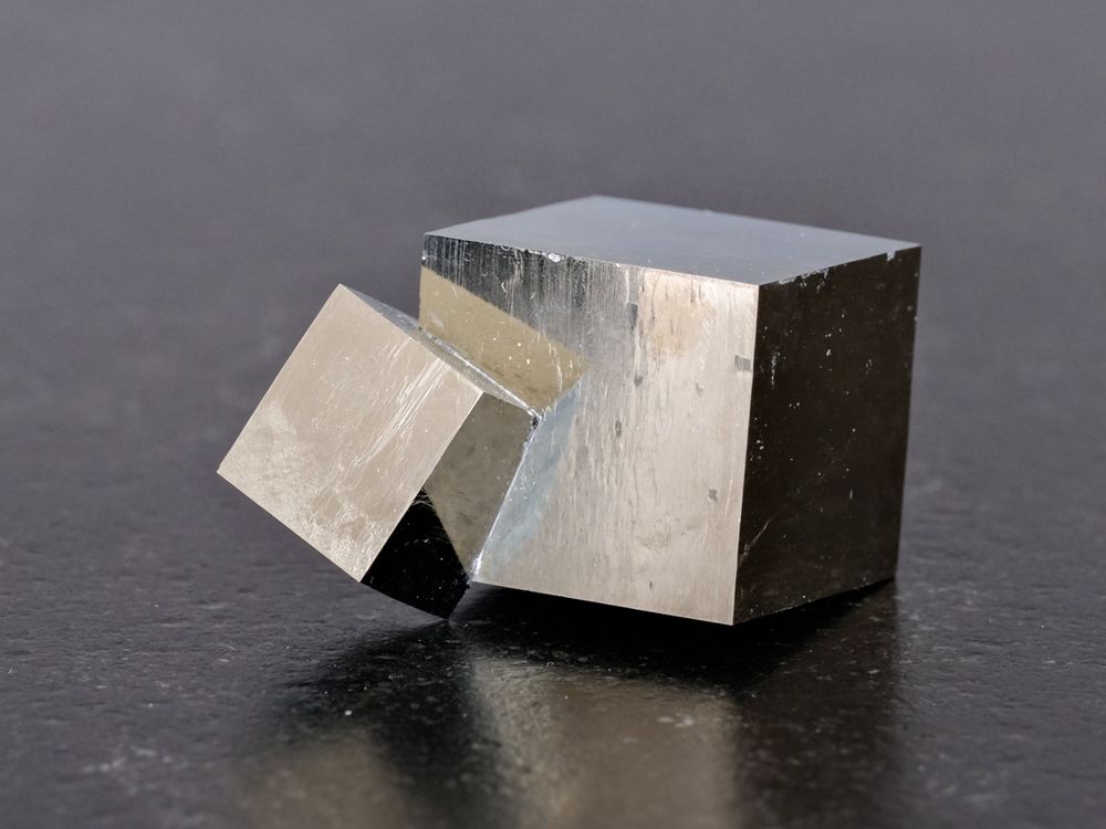 Pyrit Skulptur von Navajun (Spanien) - Mineral - Kristall (Gebraucht) in Heiden für CHF 58 – mit ...