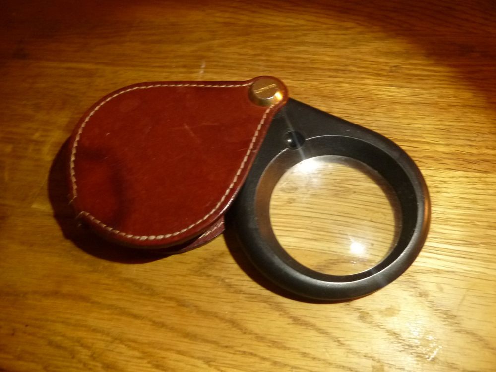 Antike leucht Lupe Klapplupe mit Lederetui zum einklappen (Gebraucht ...