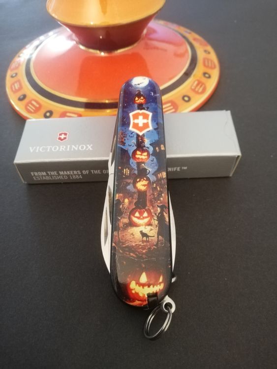 Victorinox Spartan Halloween 2024 Sonderedition (Neu und originalverpackt) in Balgach für CHF 55 ...