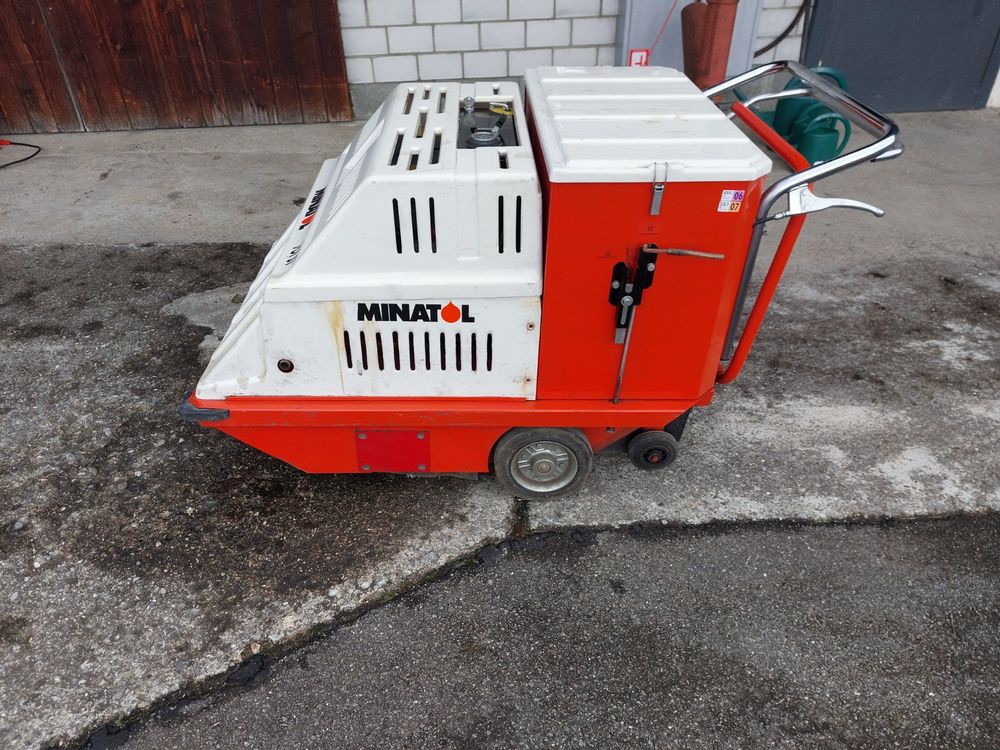 Kehrmaschine Minatol (Gebraucht) in Zumholz für CHF 100 – nur Abholung ...