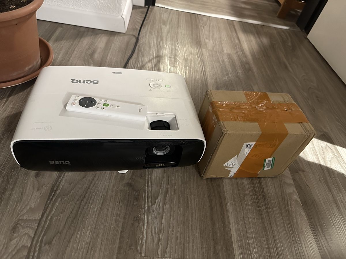 Defekter Beamer - BenQ Tk810 (inklusive Lampe zum Austausch) (Defekt ...