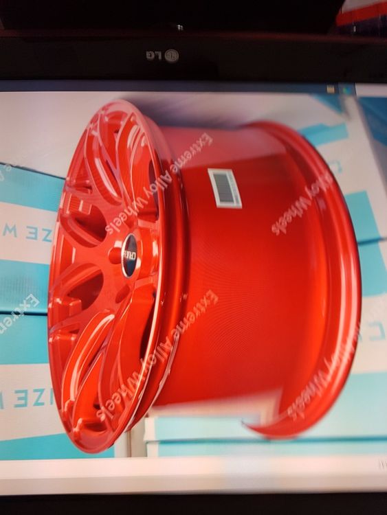 Renault Traffic ab Bj.2014 4 neue ovp Alufelgen 18 Zoll rot (Neu und ...