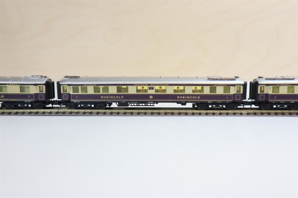 ARNOLD Rheingold Personenzug - mit Licht - schöne Modelle N | Kaufen ...