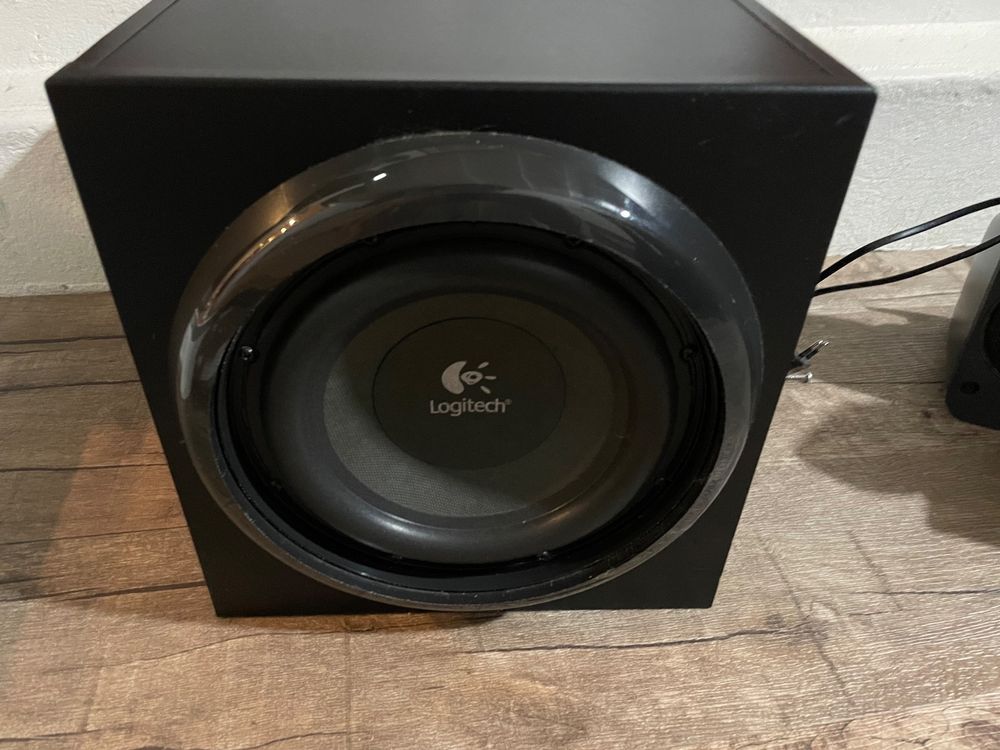 Logitech 5.1 Soundsystem mit Wandhalterungen (Gebraucht) in lohn ...