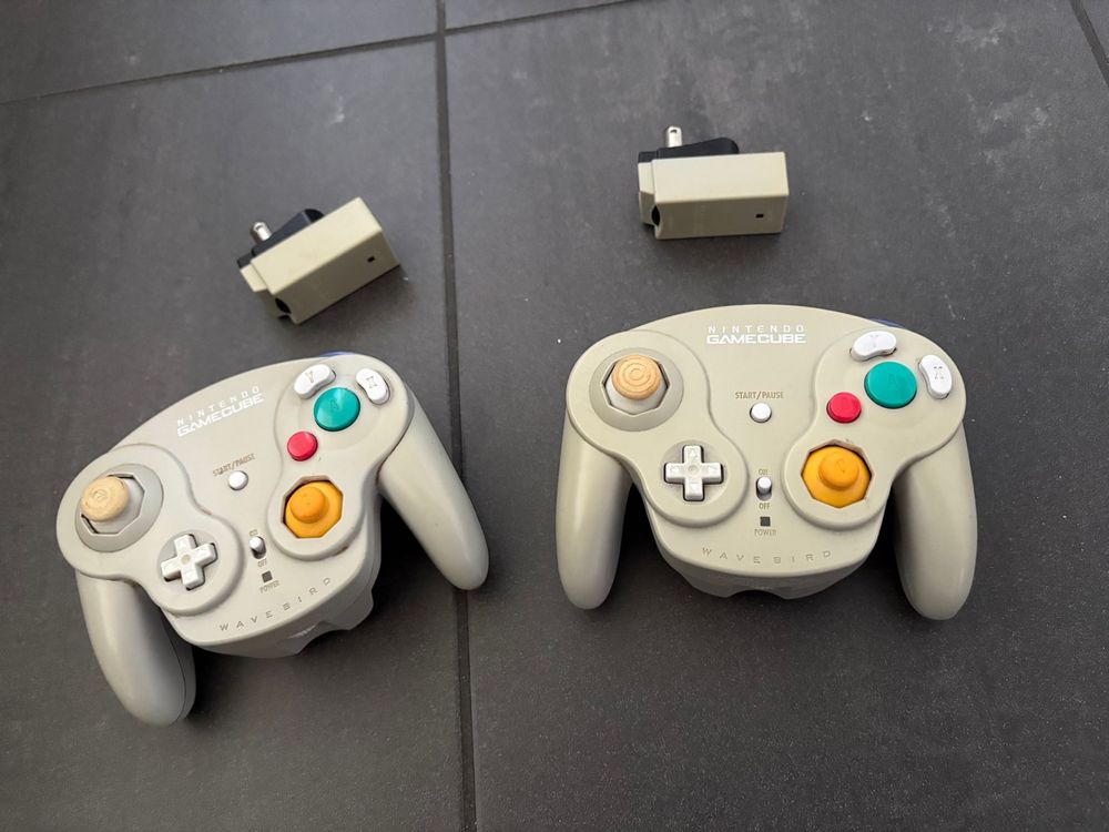Zwei Nintendo Gamecube Controller | Kaufen auf Ricardo