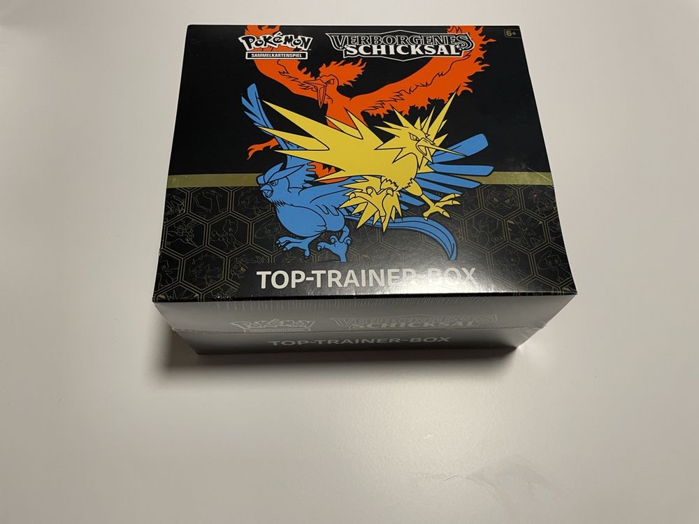 Pokemon Top Trainer Box Verborgenes Schicksal | Kaufen auf Ricardo