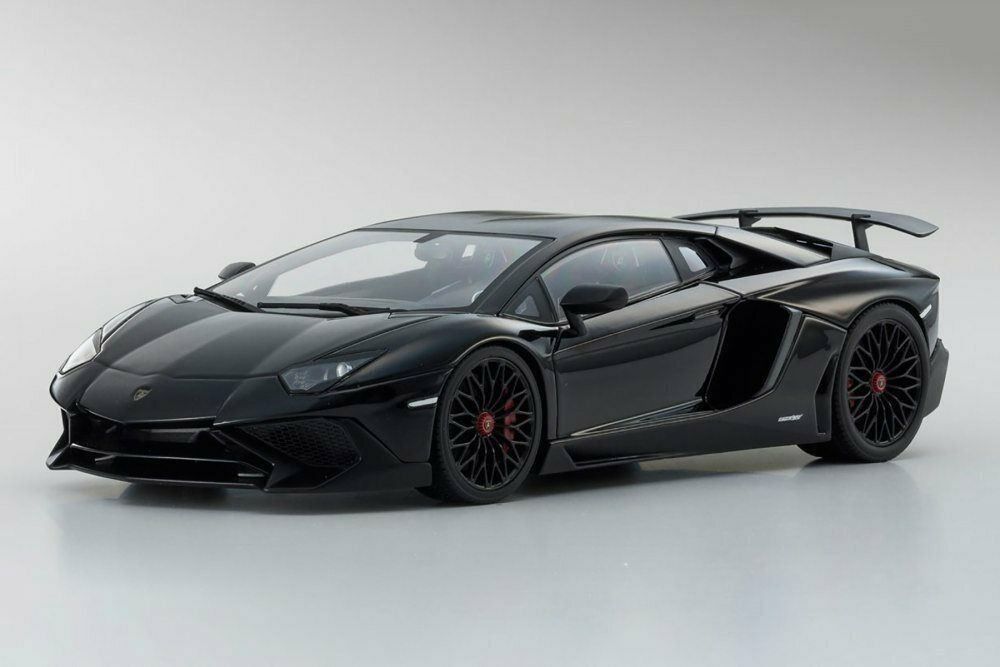 Lambo Aventador LP750-4 SV black 1/18 NE (Neu und originalverpackt) in ...