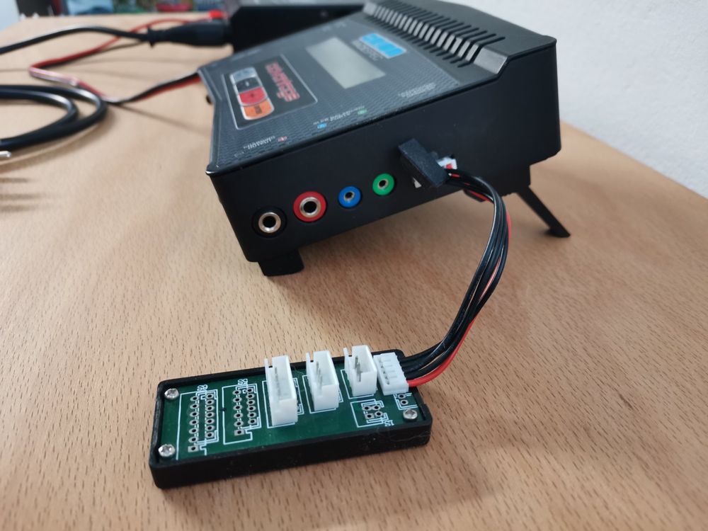 Ladegerät Lipo mit Balancer- Board und Netzteil | Kaufen auf Ricardo
