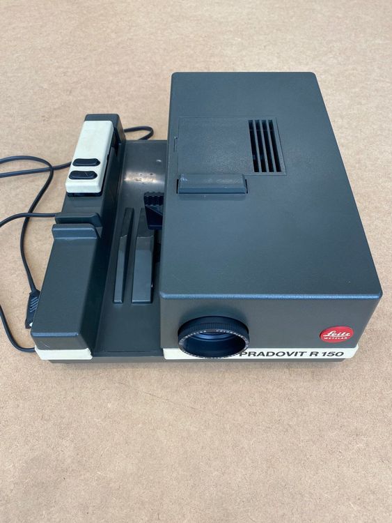 Diaprojektor Leitz Pradovit R 150 (Gebraucht) in Schönenbuch für CHF 22 – mit Lieferung auf ...