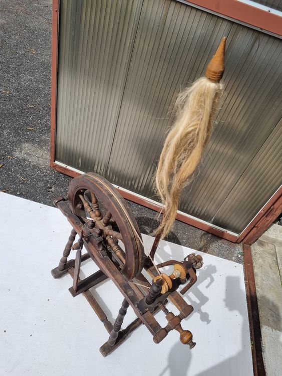 antikes Spinnrad mit Spinnrocken/Spinnwocken (Gebraucht) in Reinach AG ...