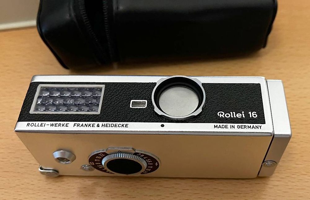 La Rollei 16 è una rara fotocamera di fabbricazione Tedesca (Gebraucht ...