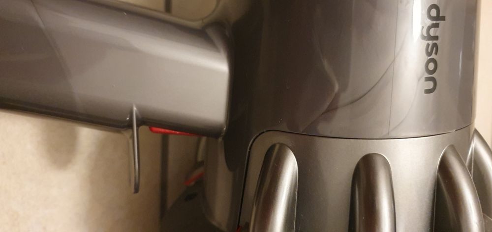 Defect Dyson V11 Absolute - [Hauptteil & Zyklon] -AB 1 chf (Defekt) in ...
