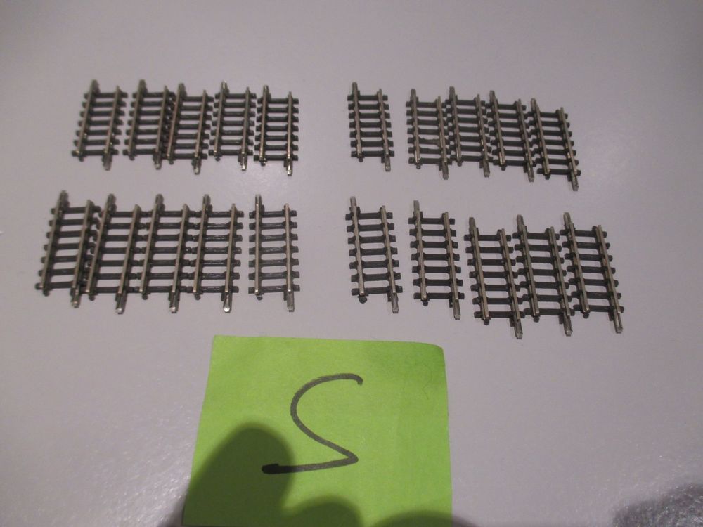 StarRecordsGmbH: Märklin 8504 20 x Gerades Gleis 25 mm | Kaufen auf Ricardo