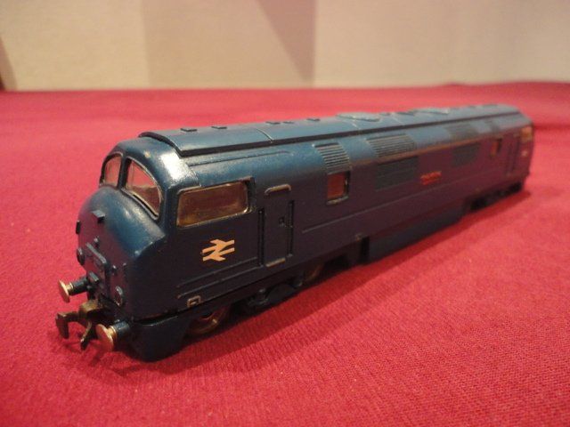 Trix Trains Warship der British Railway Art.-Nr. 1163 (Gebraucht) in ...