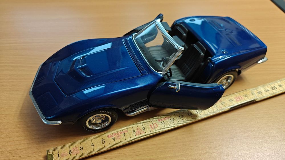Corvette 1969, Modellauto, 1:18, blau (Gebraucht) in Glattfelden für ...