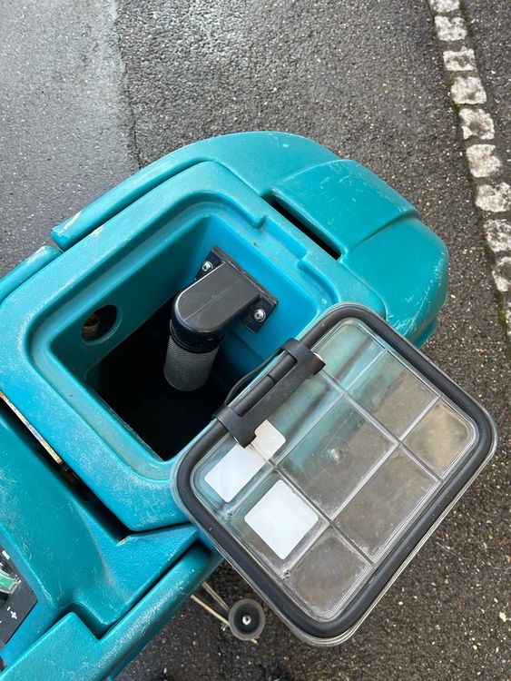 Scheuersaugmaschine Tennant 5100, ähnlich wie eine Wetrokmas (Defekt ...