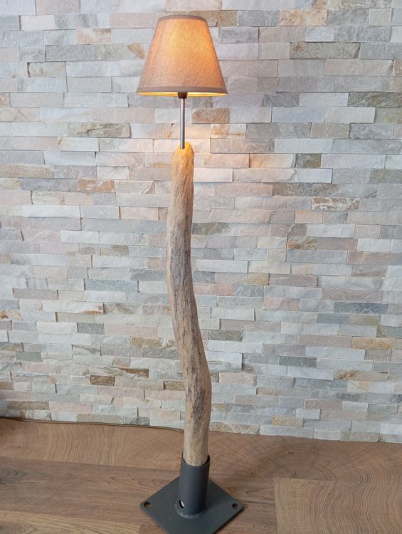 Design Stehlampe (Gebraucht) in Giswil für CHF 199 – nur Abholung auf Ricardo kaufen